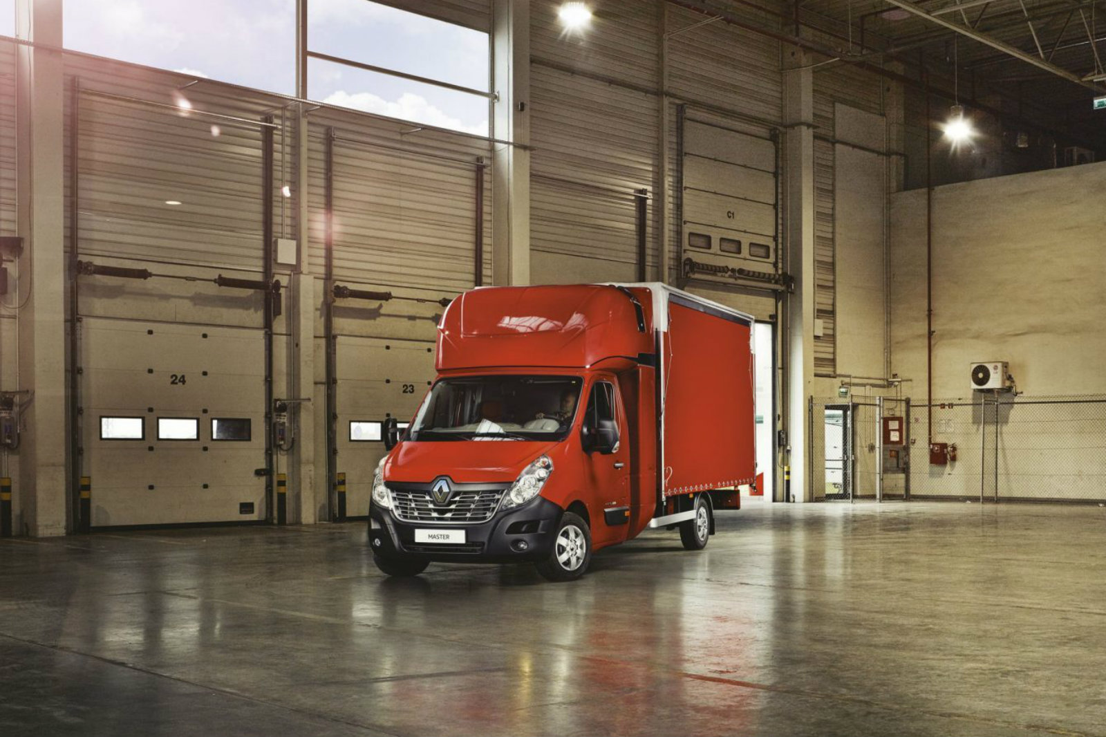 Renault Master liderem sprzedaży aut dostawczych w 2018 roku
