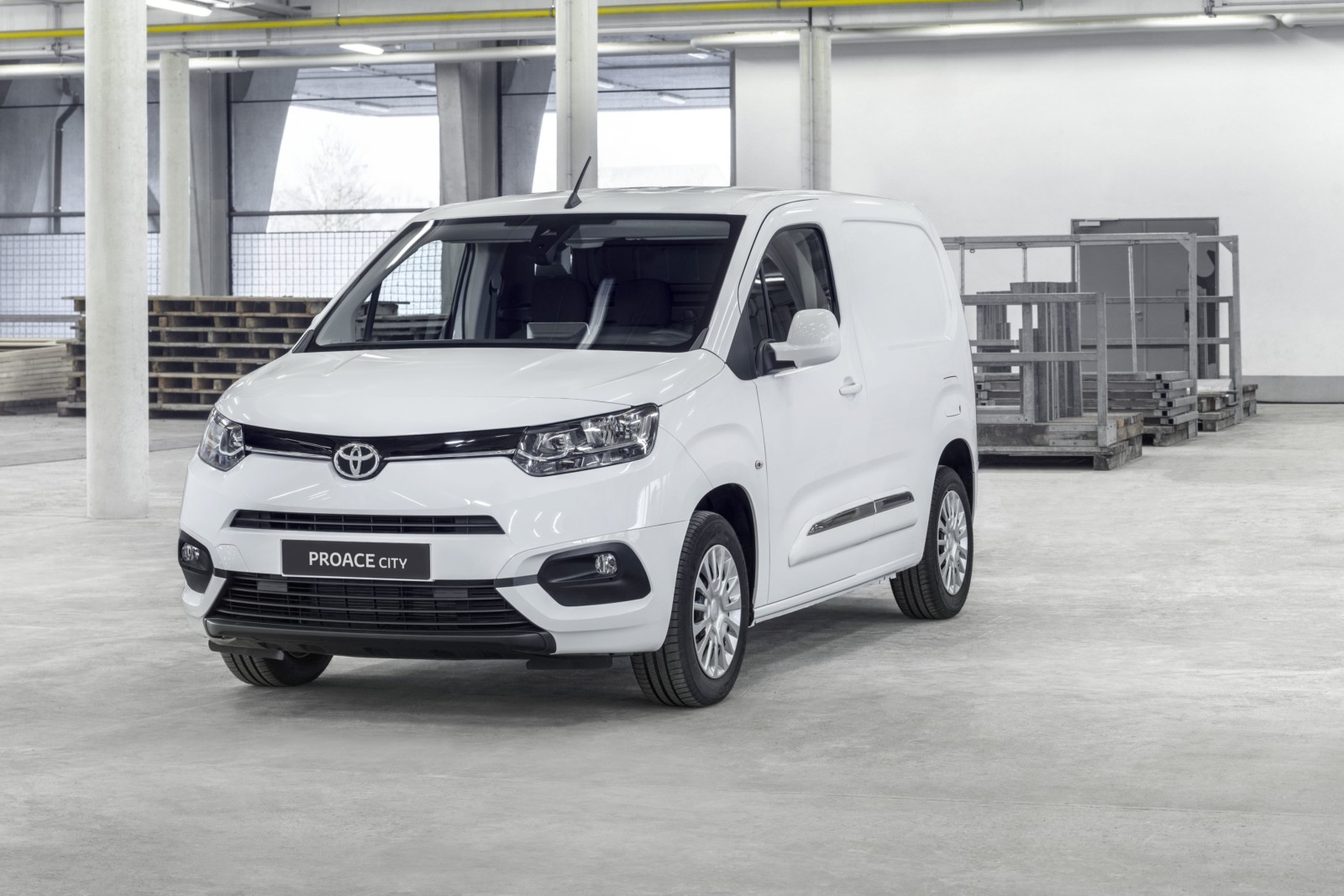 Toyota Professional - nowa marka na rynku aut dostawczych