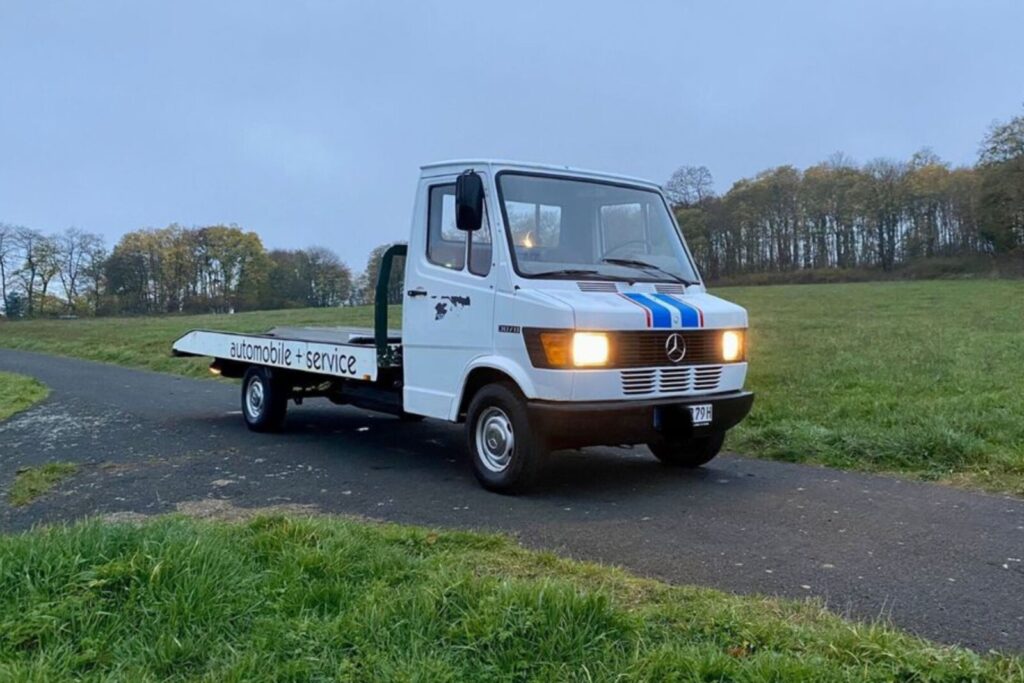 Mercedes T1 jako klasyczna autolaweta - 65 KM i 176 040 km przebiegu